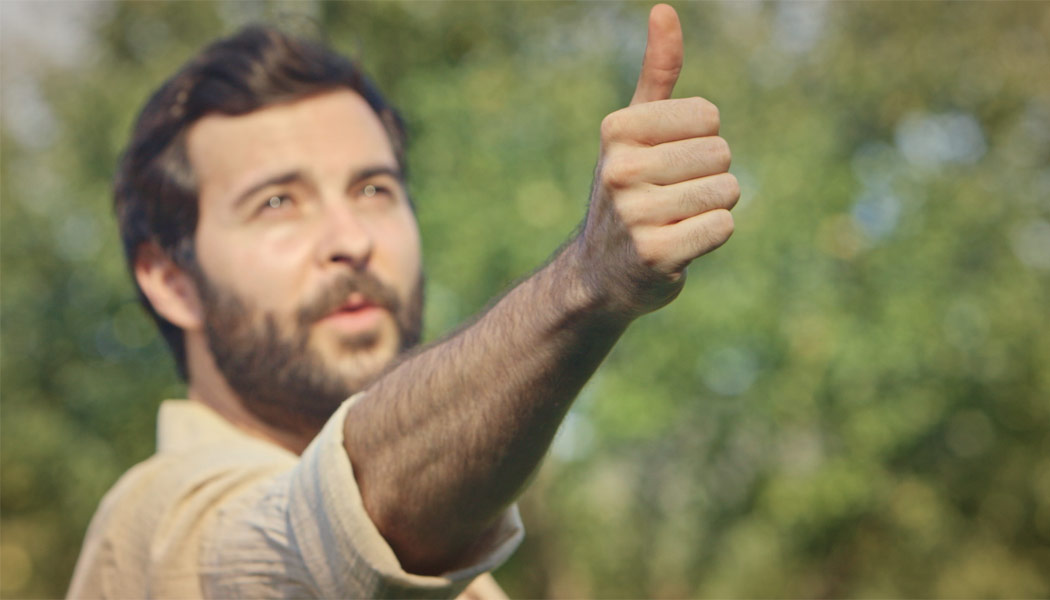 Flo Conveys Sportfilm Parodie Die Rückkehr des Daumens mit Markus ...